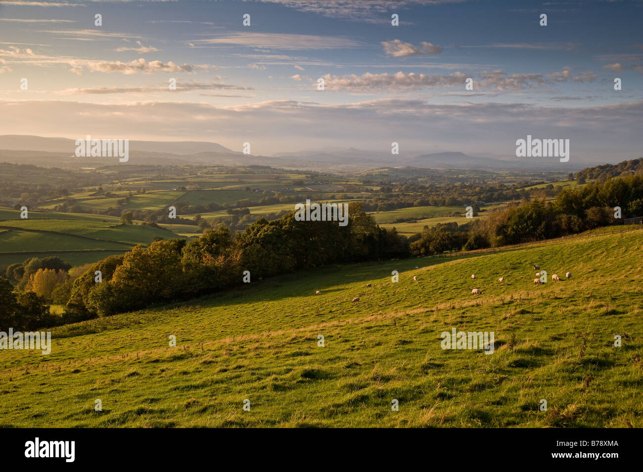 Vale of usk hi-res stock photography and images - Alamy
