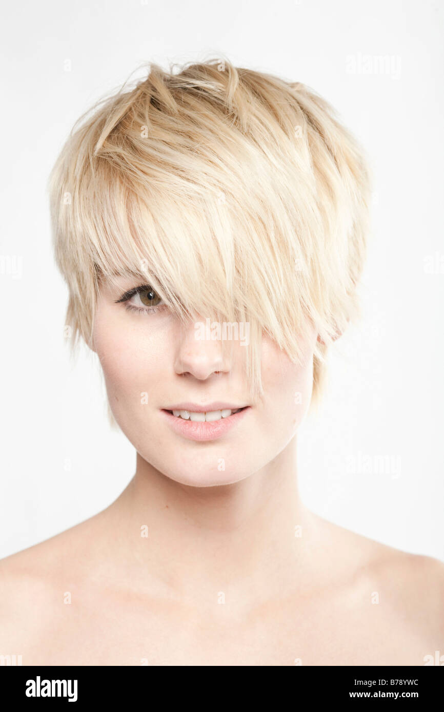 Short hairstyle smiles hi-res stock photography and images - Alamy
