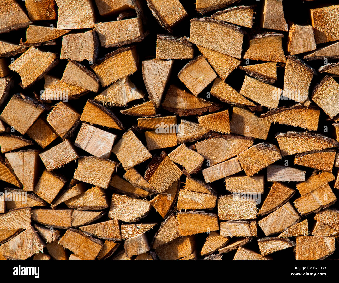 Holzstapel hintergrund hi-res stock photography and images - Alamy