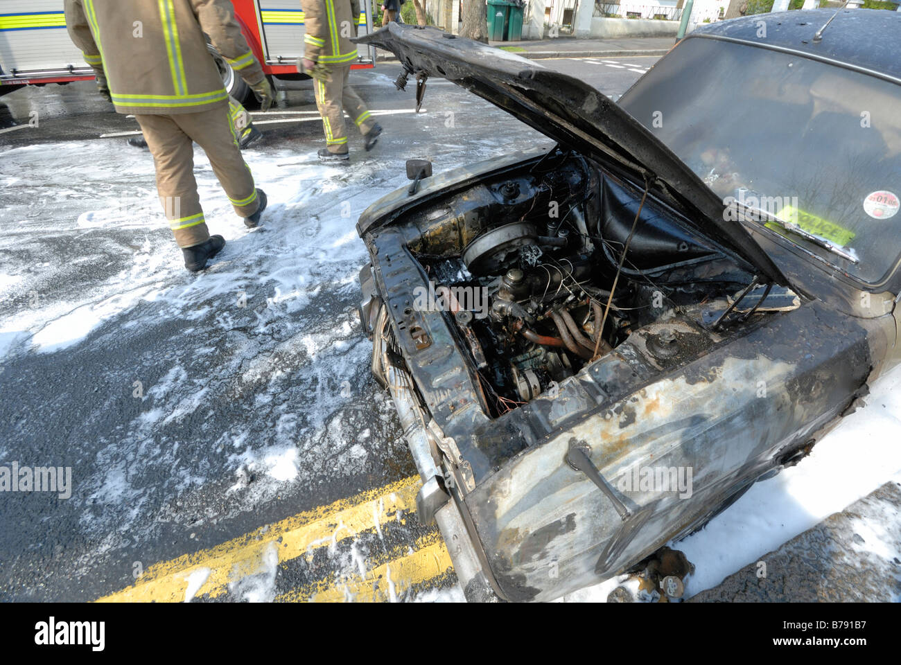 Car engine out hi-res stock photography and images - Alamy