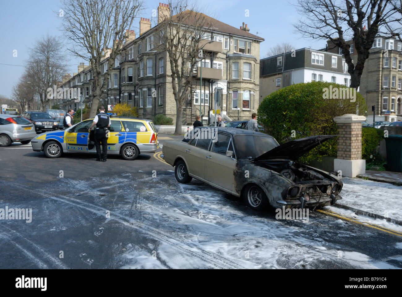 Car fire scene hi-res stock photography and images - Alamy