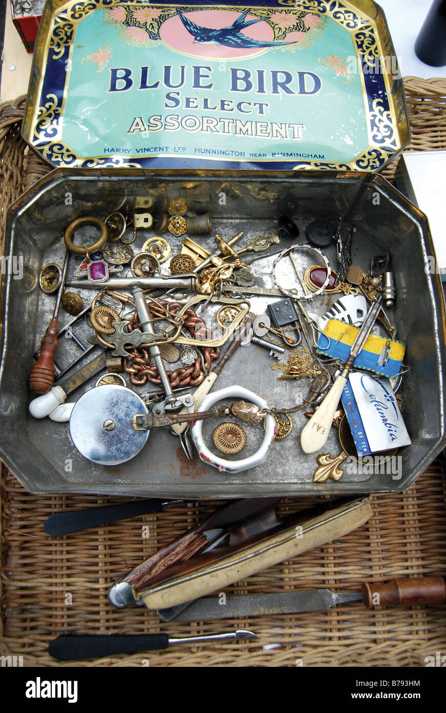 Box of bric a brac hi-res stock photography and images - Alamy