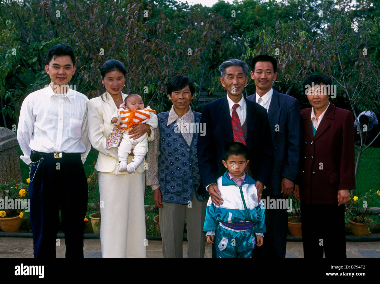 Chinese family, mother, father, children, extended family, 3, three ...