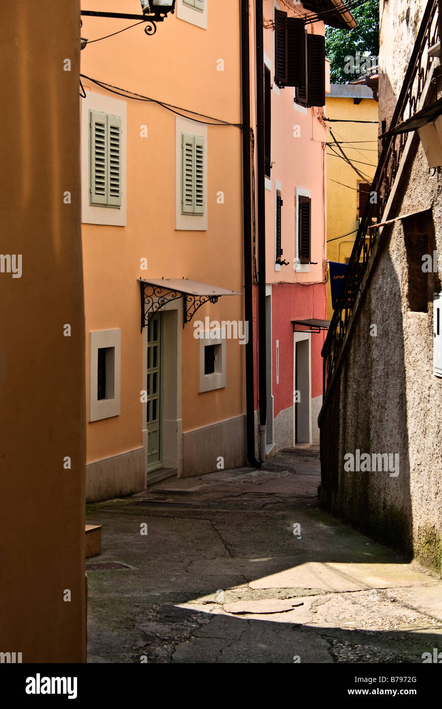 Mediterranean street scene hi-res stock photography and images - Alamy