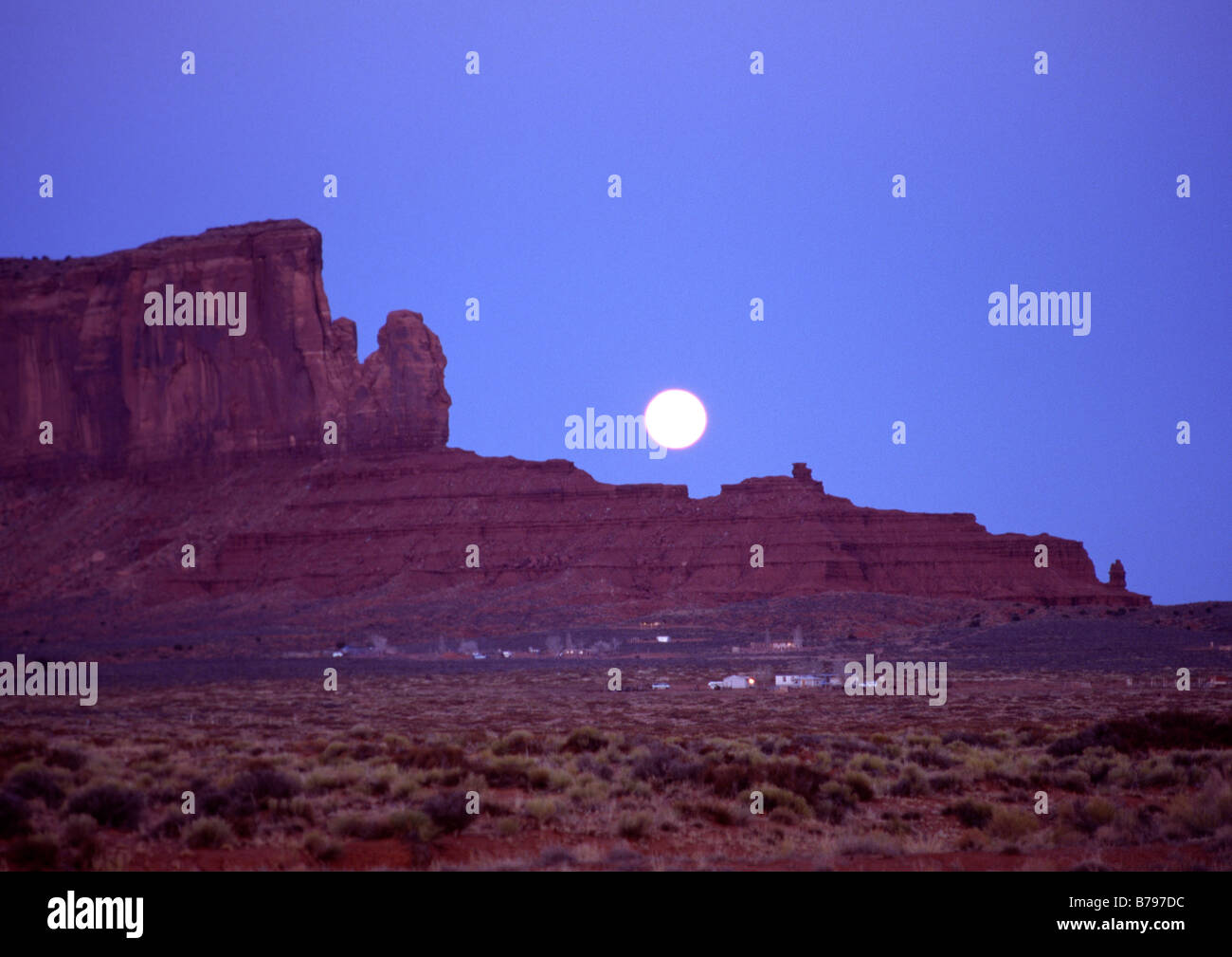 Full moon over arizona desert hi-res stock photography and images - Alamy