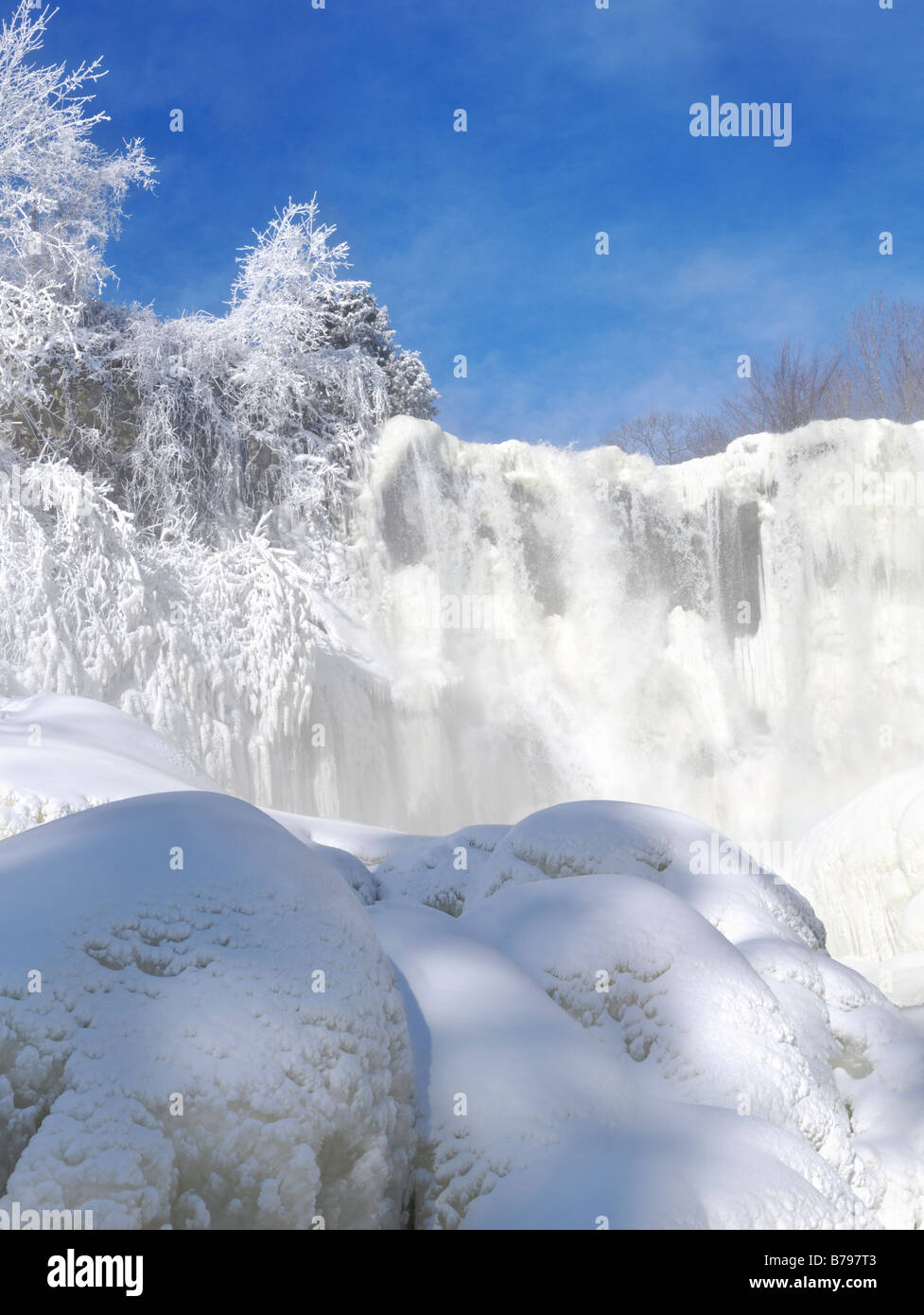 Websters falls winter waterfall hi-res stock photography and images - Alamy