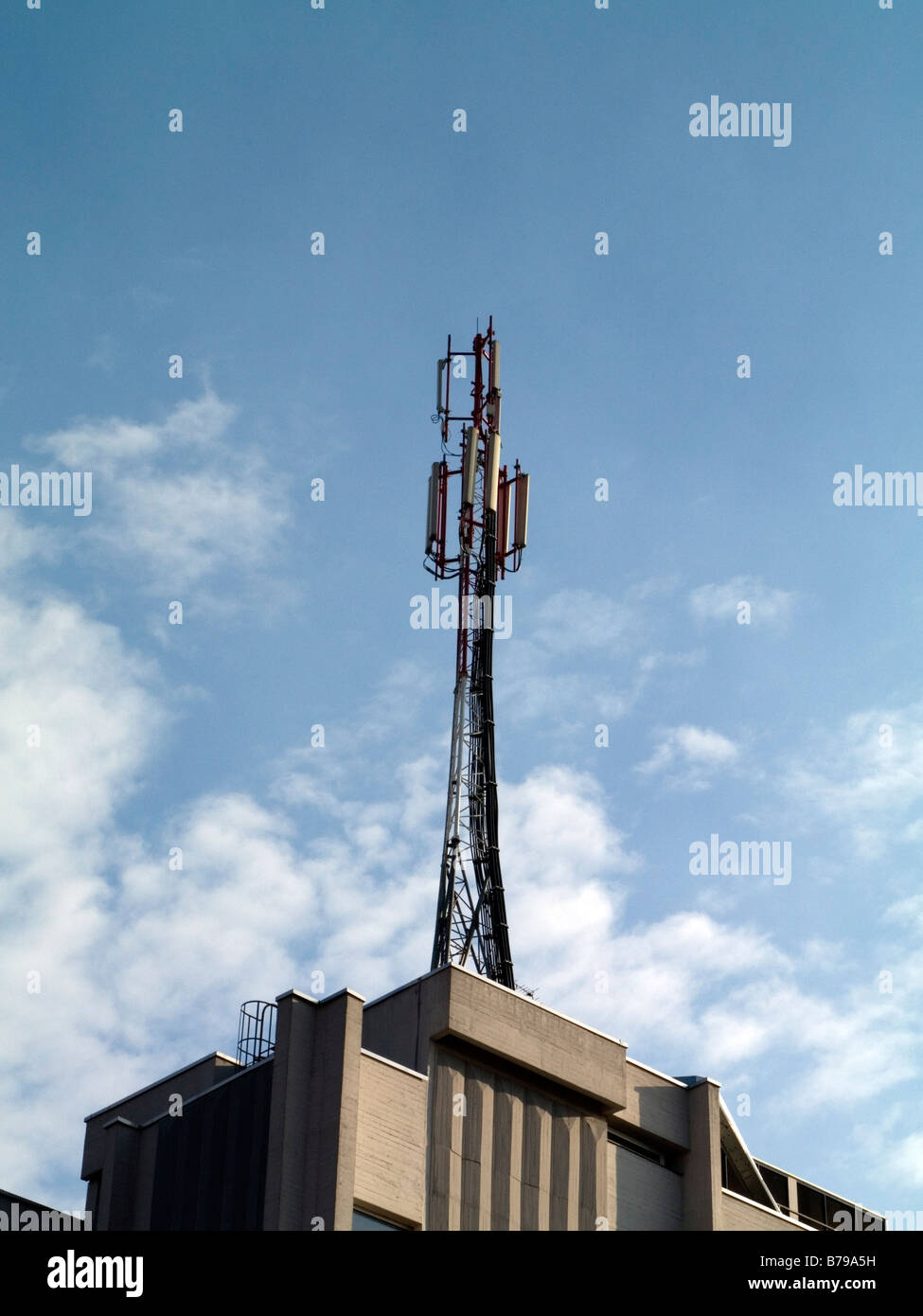 Mobile phone aerial on the building Stock Photo - Alamy