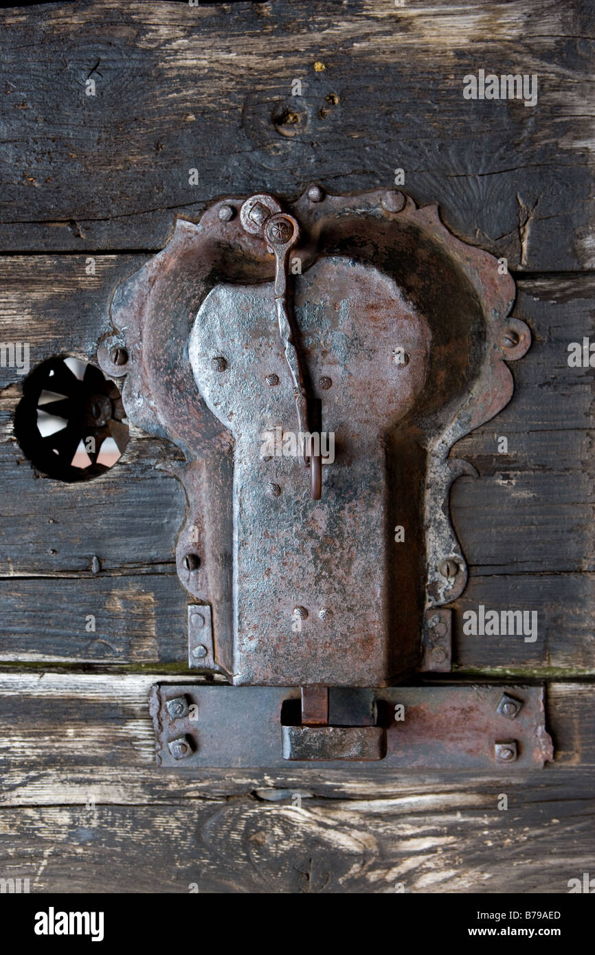 Medieval door lock hi-res stock photography and images - Alamy