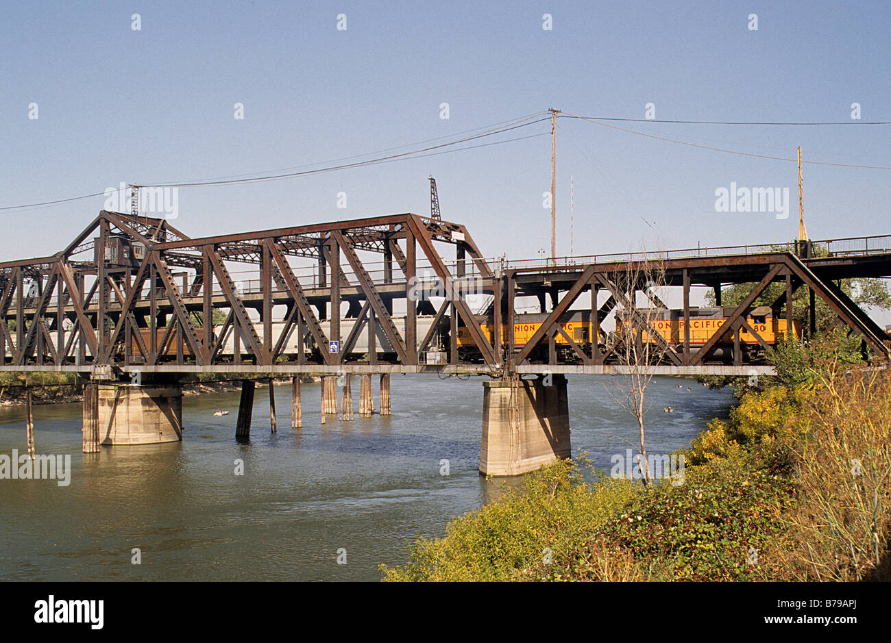 Sacramento river two level bridge hi-res stock photography and images ...