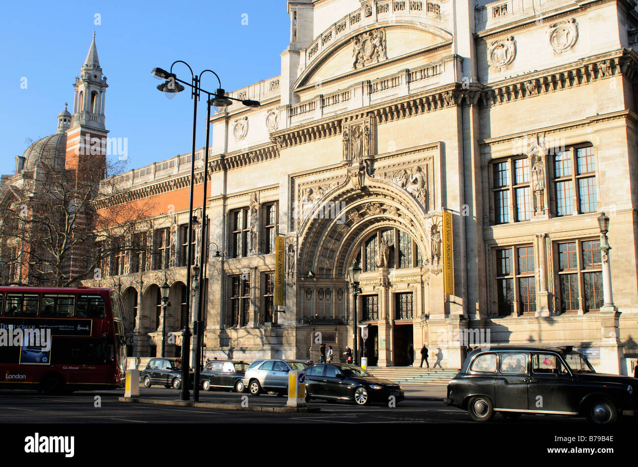 Main entrance of the Victoria and Albert Museum V&A London UK Stock ...