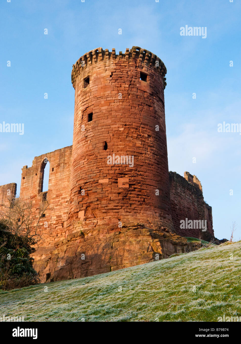Bothwell castle hi-res stock photography and images - Alamy