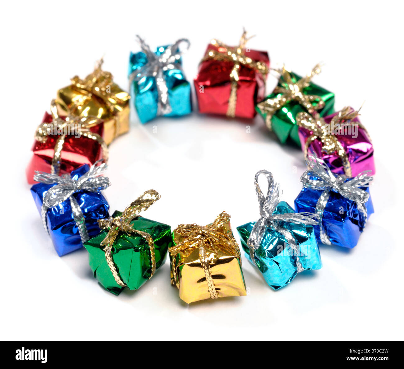 Circle of small presents Stock Photo - Alamy
