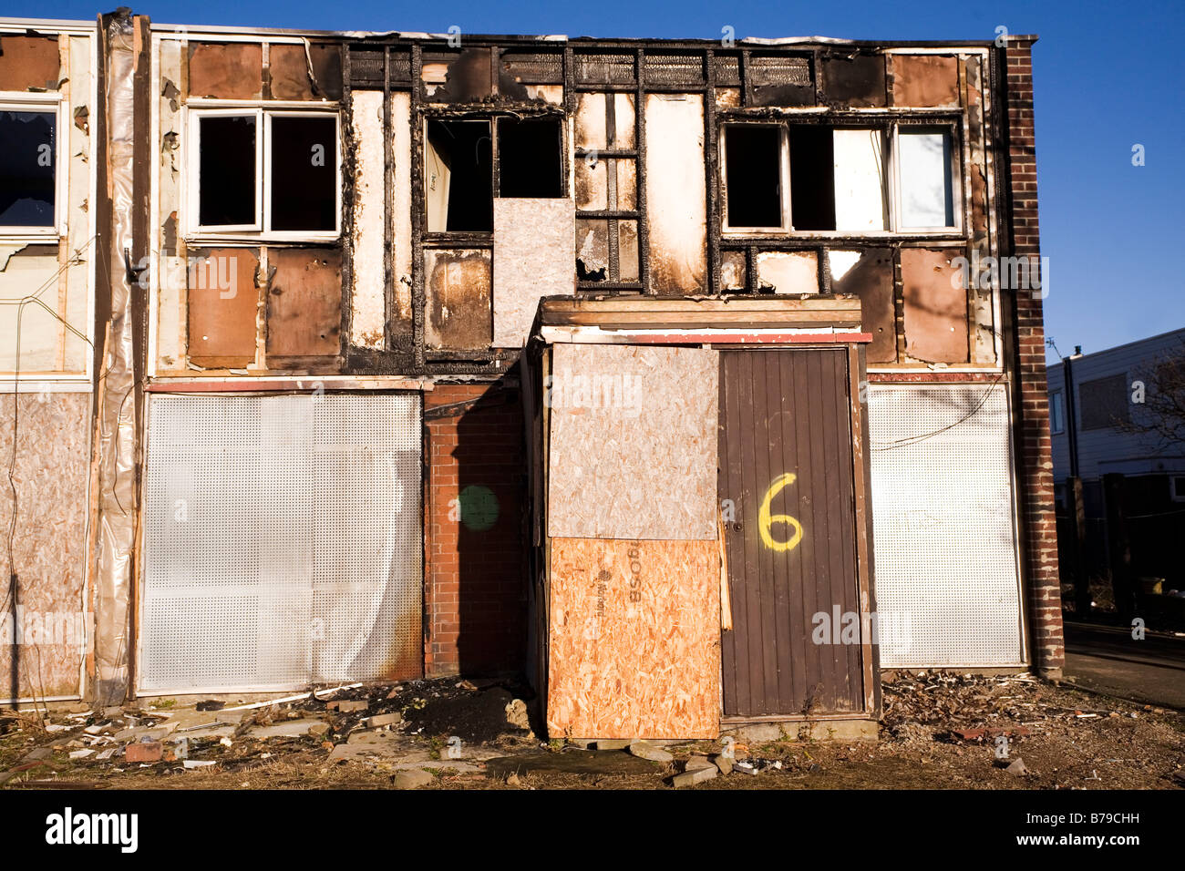 Delapidated row house hi-res stock photography and images - Alamy