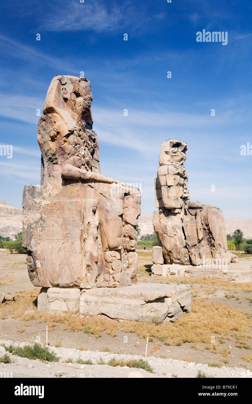 Egypt ancient ruins colossus memnon west bank hi-res stock photography ...