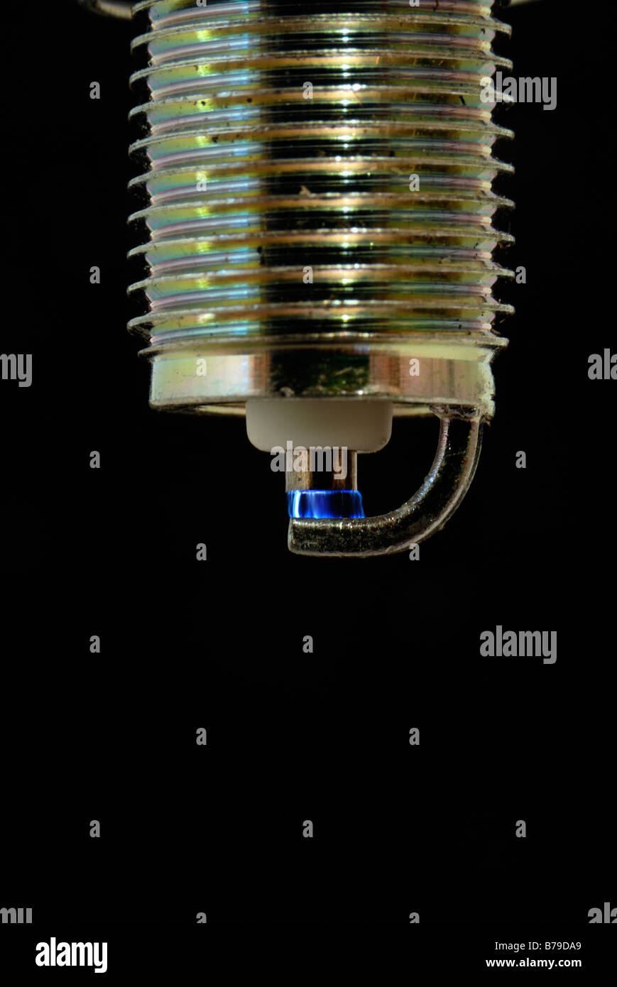 Ignite spark plug hi-res stock photography and images - Alamy