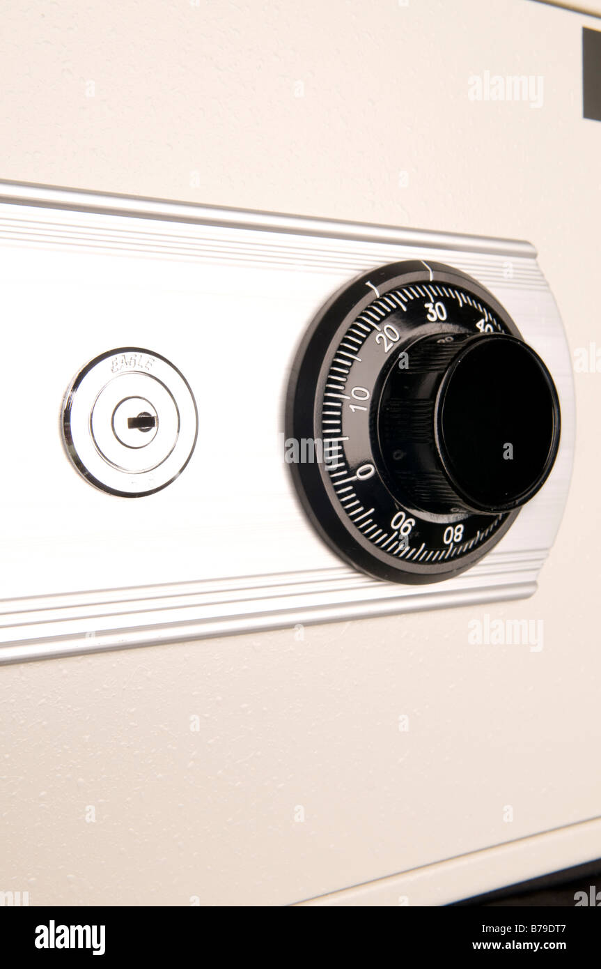 Safe dial hi-res stock photography and images - Alamy