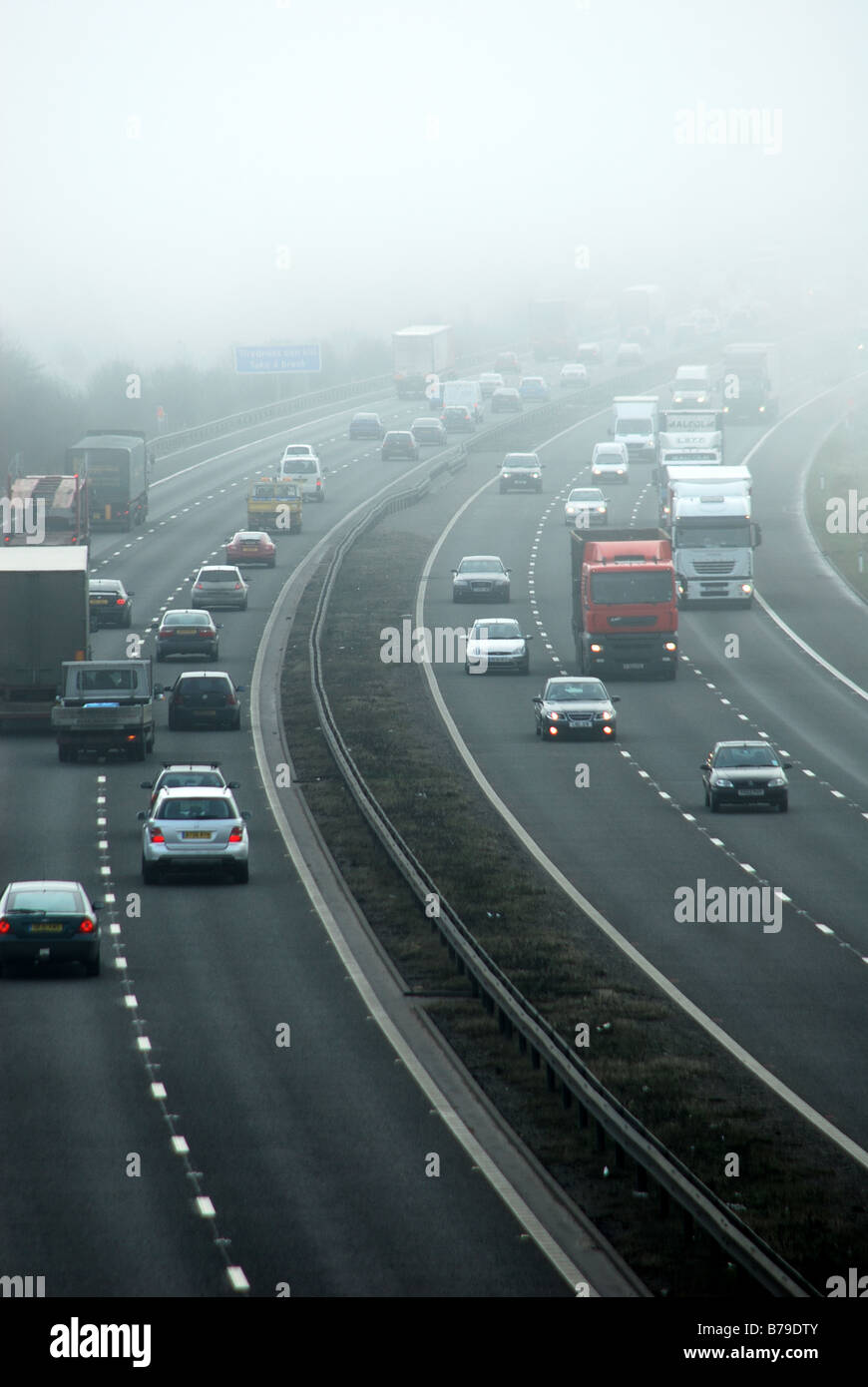 Motorway fog winter hi-res stock photography and images - Alamy