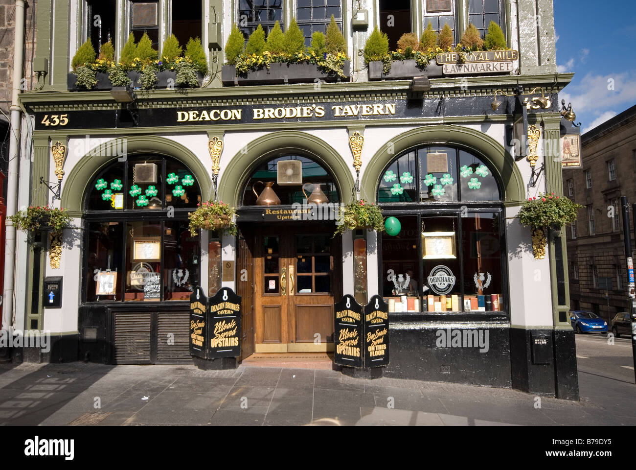 Deacon Brodies Pub High Street, Royal Mile Edinburgh Scotland Stock ...