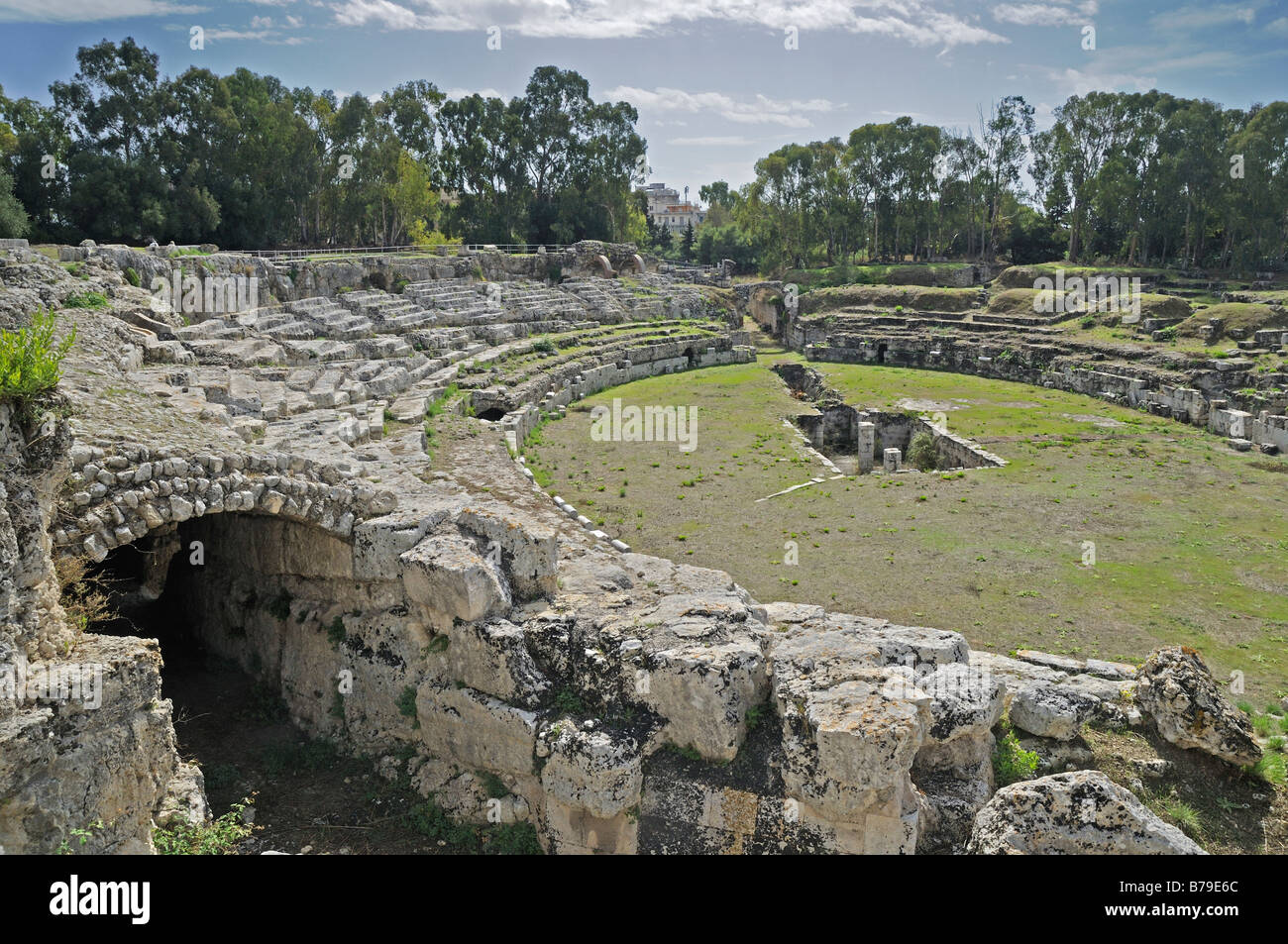 The Roman Amphitheatre at Siracusa ( Syracuse) Sicily Italy Stock Photo ...