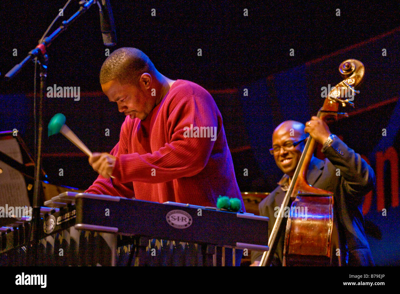 Carl allen drums hi-res stock photography and images - Alamy