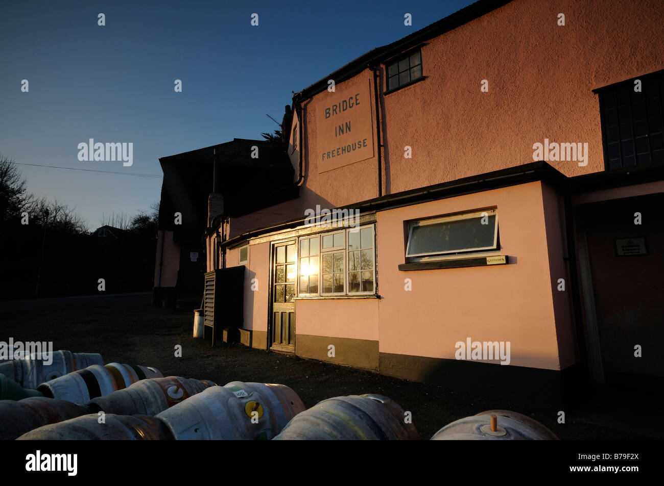 The Bridge Pub, Topsham, Devon Stock Photo - Alamy