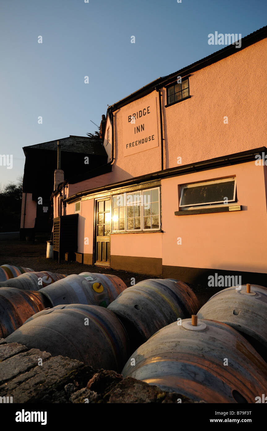 Bridge inn topsham hi-res stock photography and images - Alamy