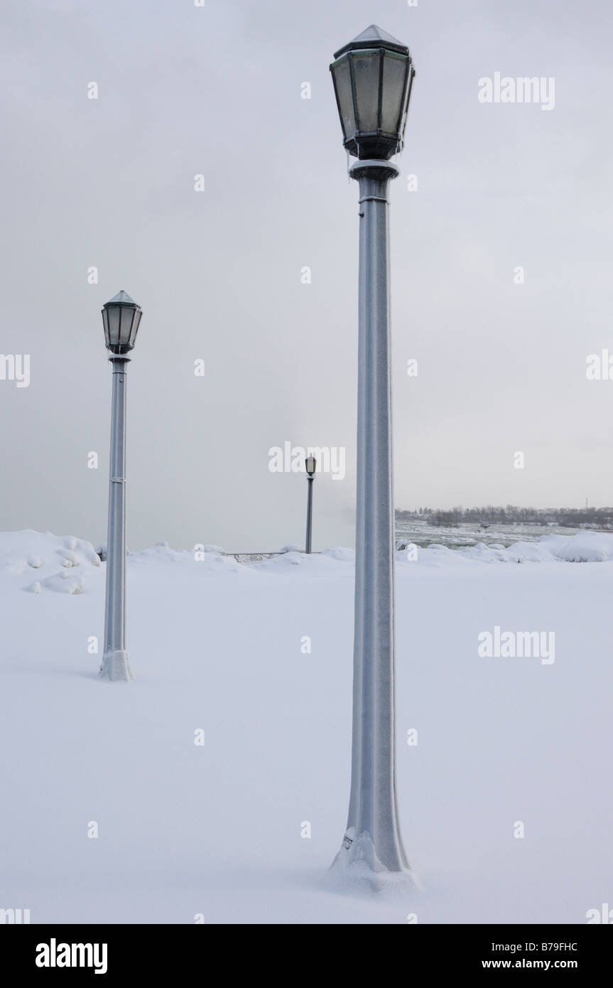 Street lamps hi-res stock photography and images - Alamy