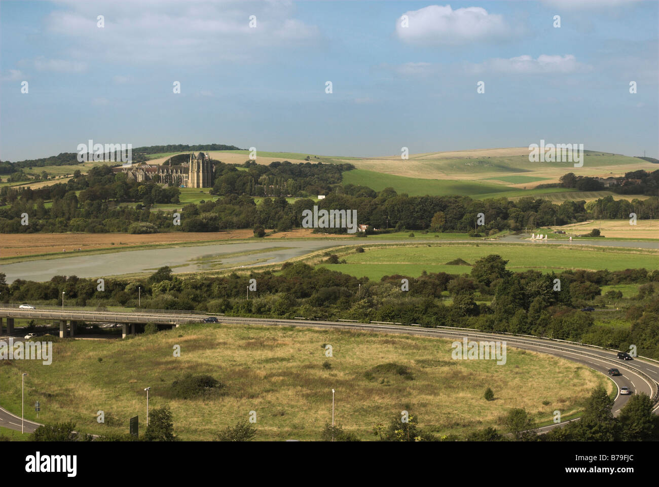 College roundabout hi-res stock photography and images - Alamy