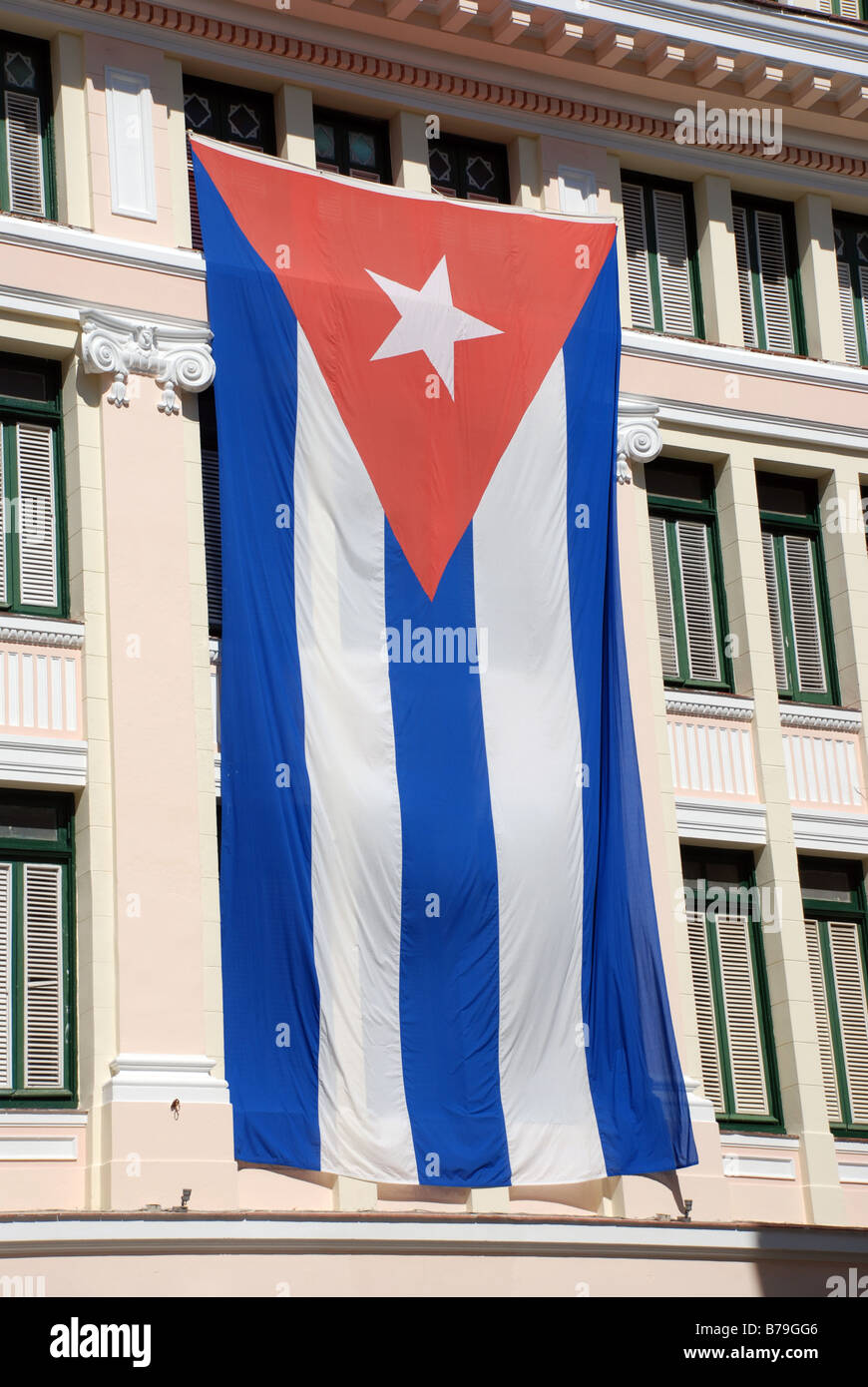 Old cuba flag hi-res stock photography and images - Alamy