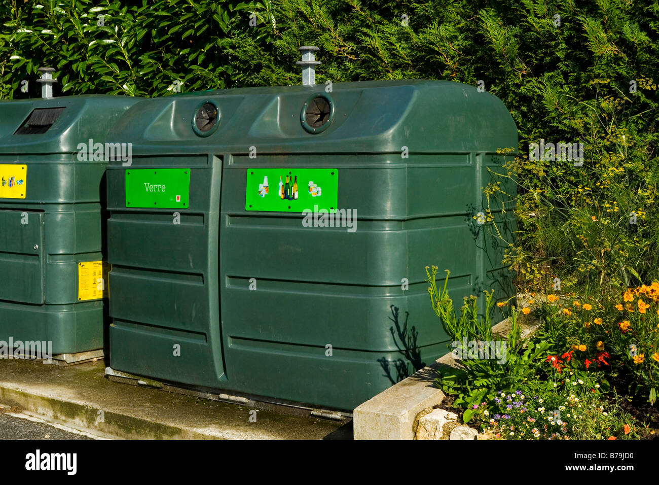 Plastic bottles recycling collection bin hi-res stock photography and ...