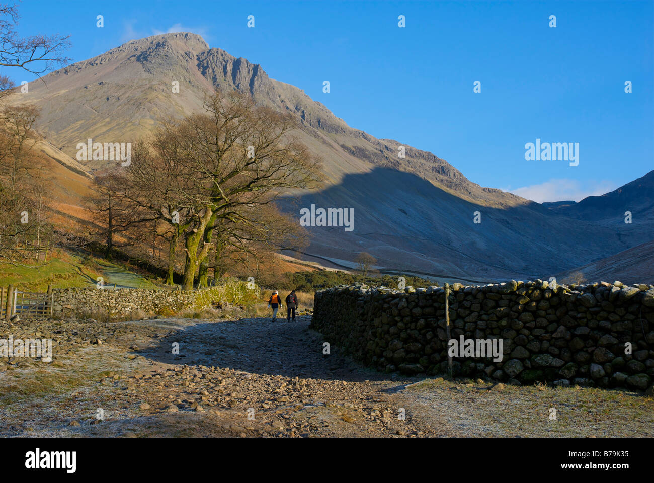 Wasdale head path hi-res stock photography and images - Alamy