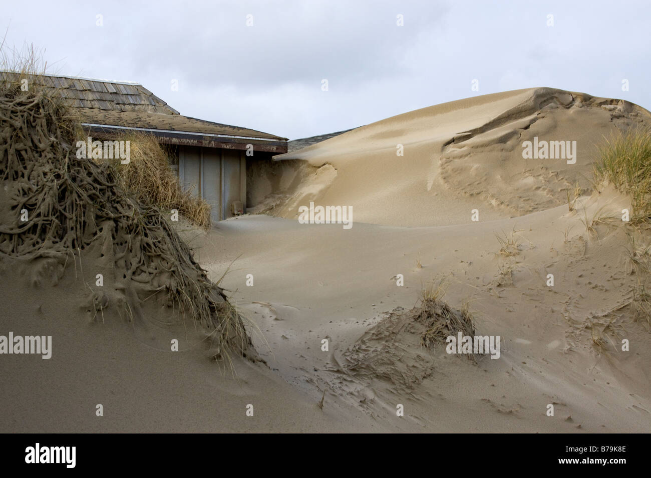 Beach house damage hi-res stock photography and images - Alamy