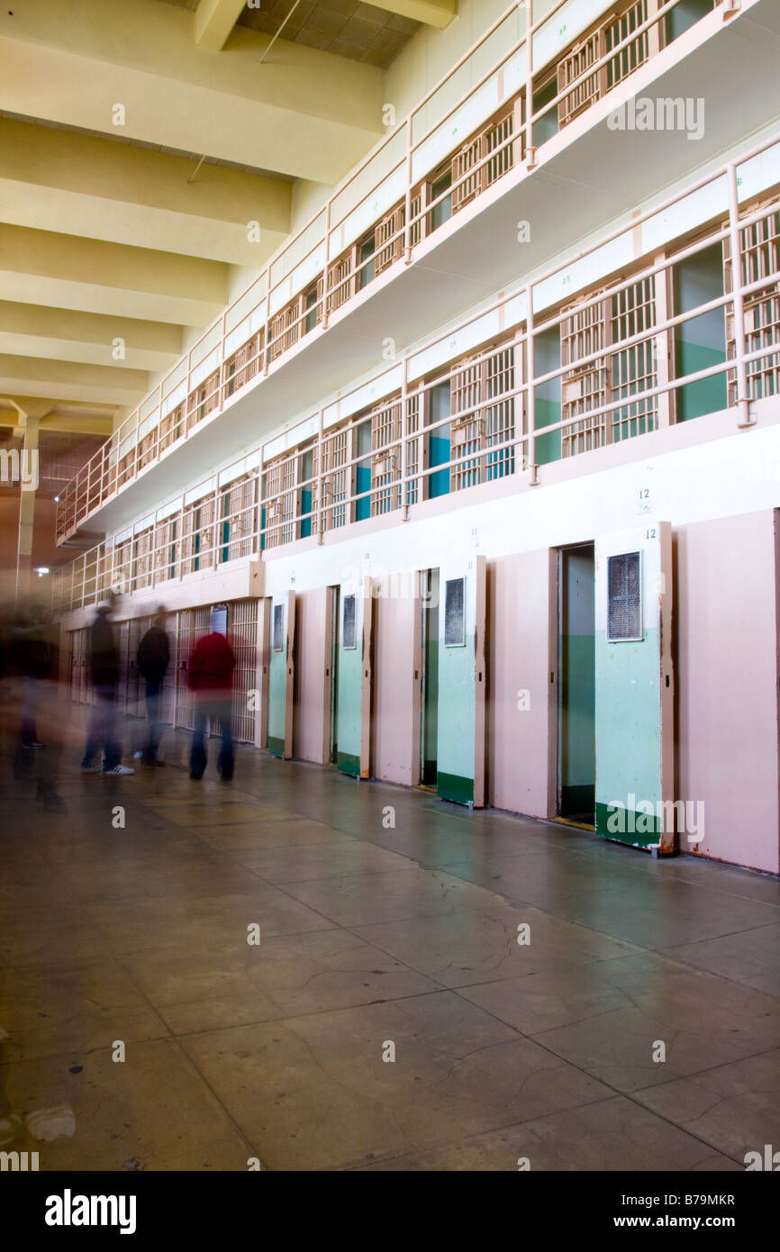 Alcatraz interior inside cells jail hi-res stock photography and images ...