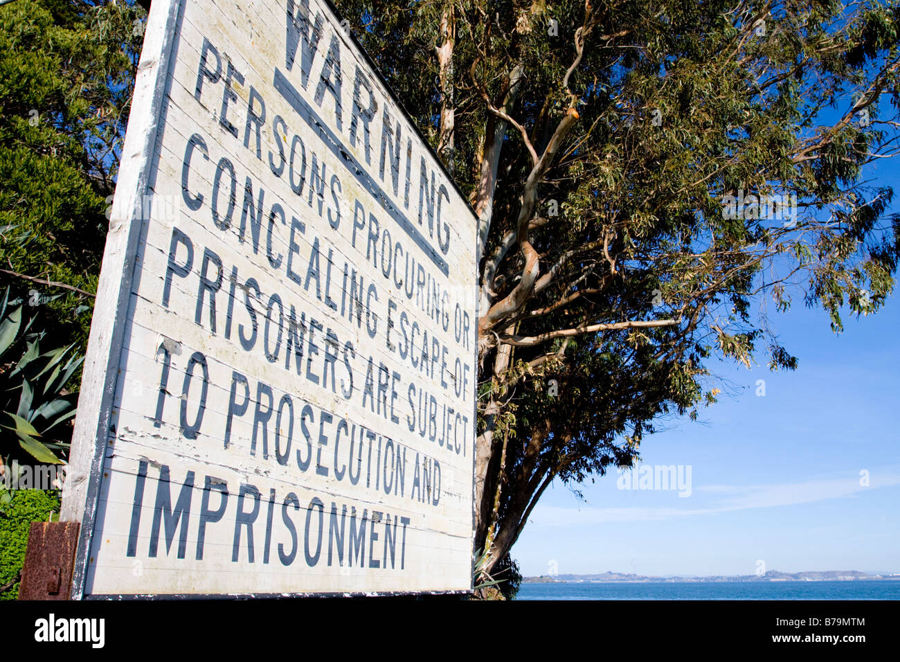Warning sign alcatraz island hi-res stock photography and images - Alamy