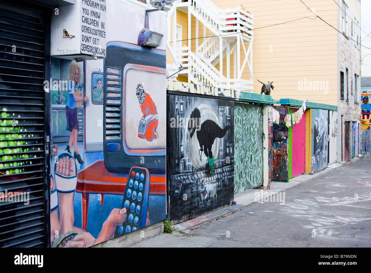Art in Clarion Alley San Francisco USA Stock Photo - Alamy