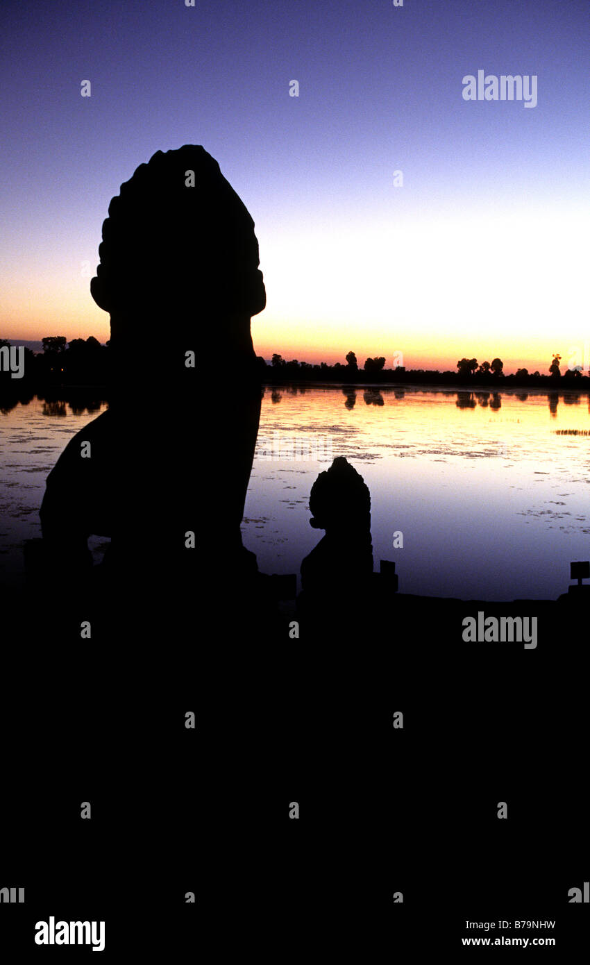 Sunrise over the Eastern Baray on the landing plaform of Srah Srang ...