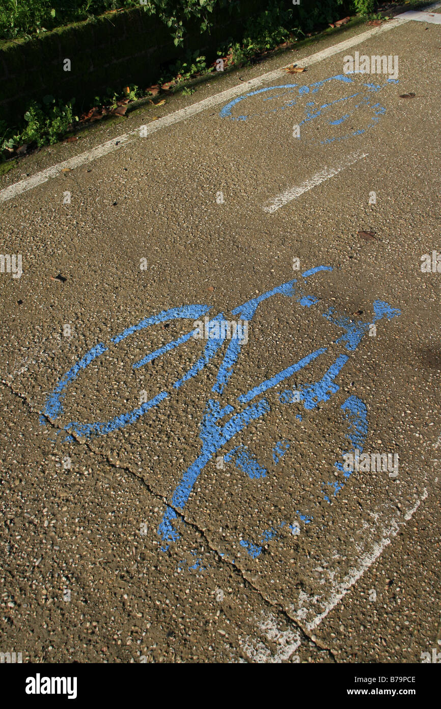 empty cycle path lane in countryside Stock Photo - Alamy