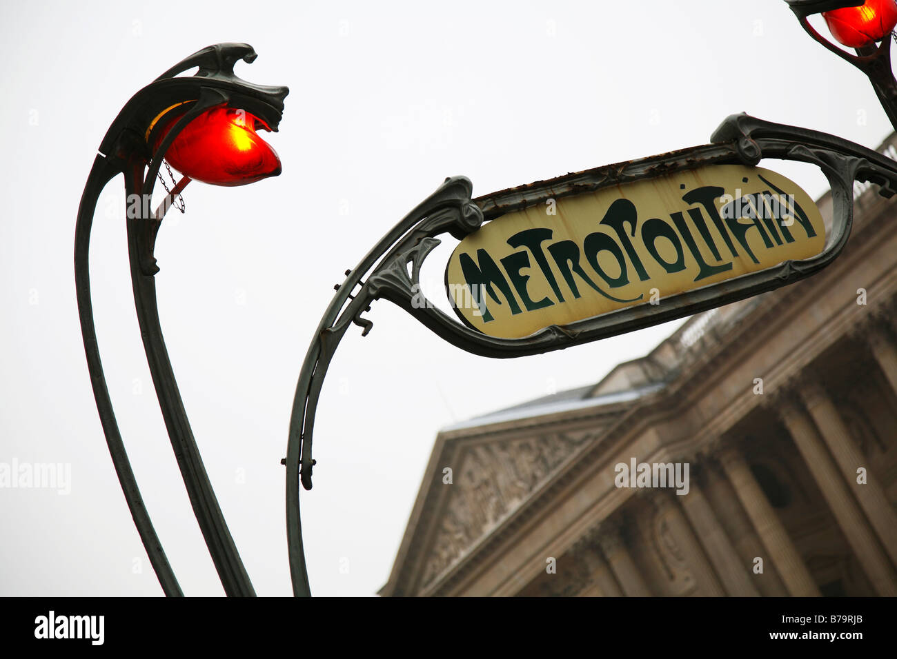 Metro train street art hi-res stock photography and images - Alamy