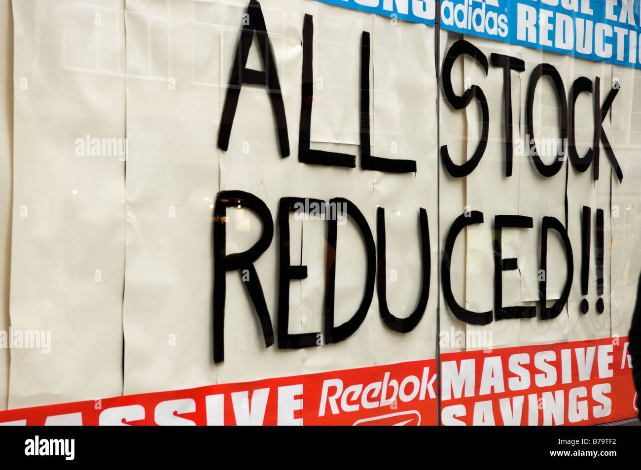 All stock reduced sign hi-res stock photography and images - Alamy