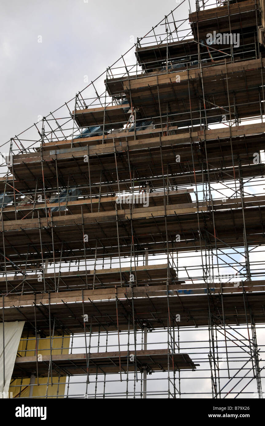 Tower bridge maintenance - 2008–2012 facelift Stock Photo - Alamy