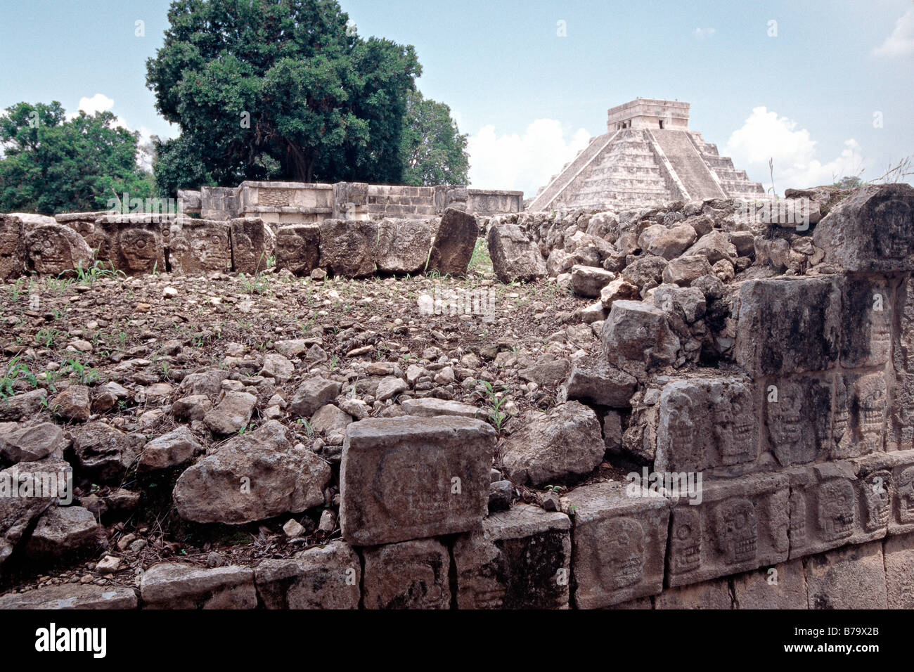 Toltec architecture hi-res stock photography and images - Alamy