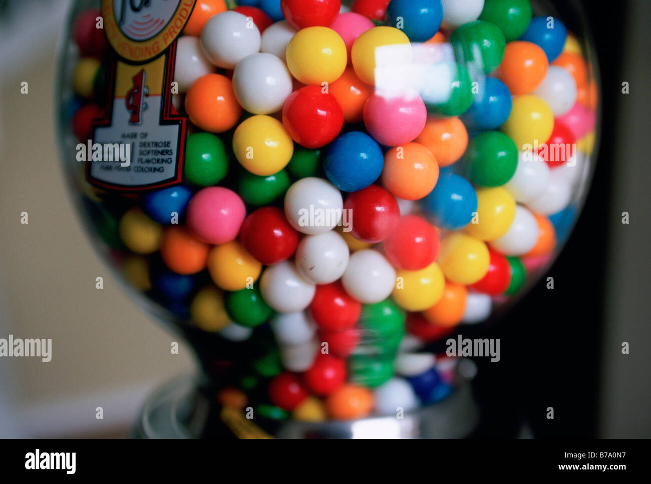 Gum ball machines hi-res stock photography and images - Alamy