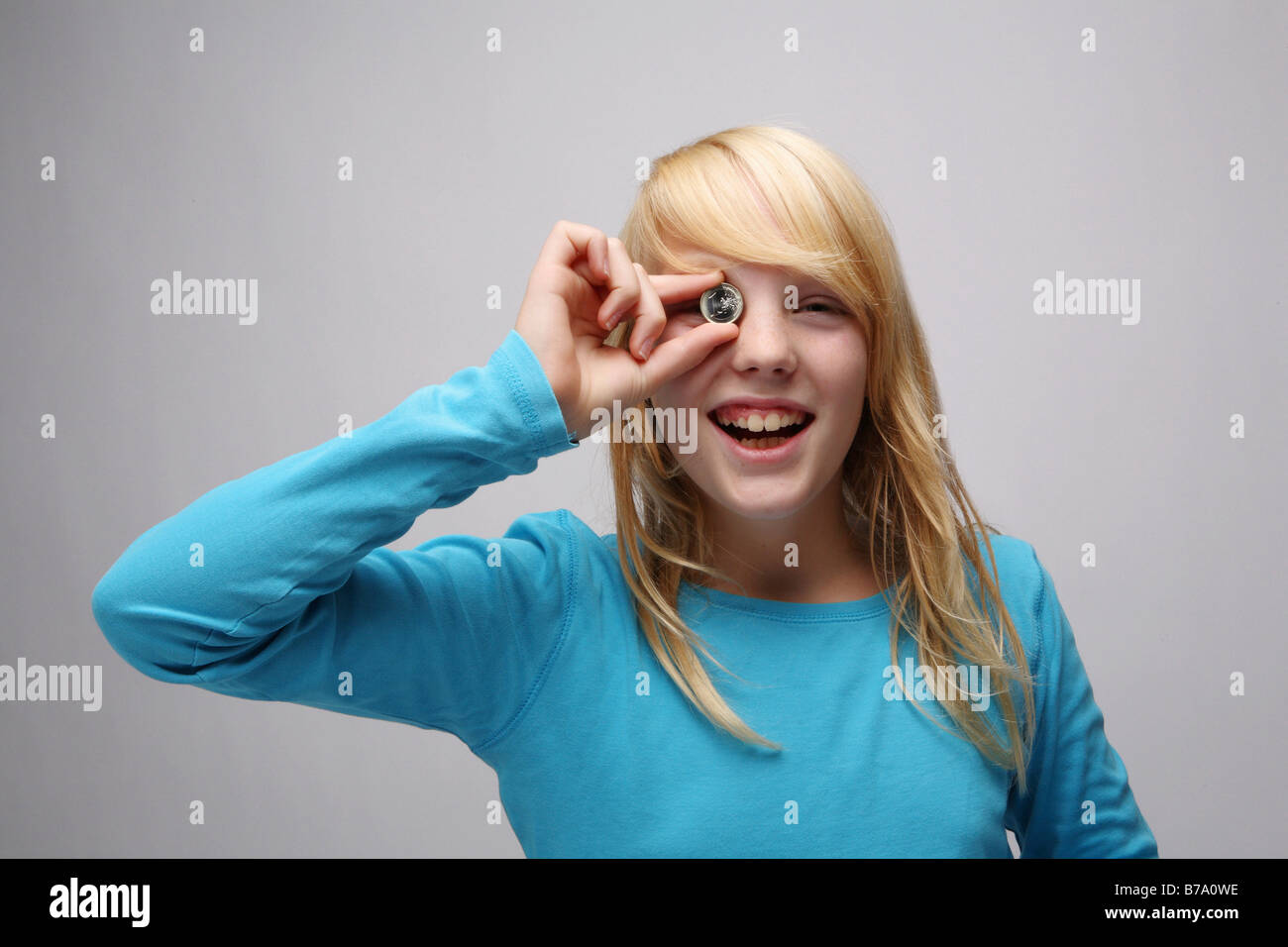 Coin eyes eyes hi-res stock photography and images - Alamy