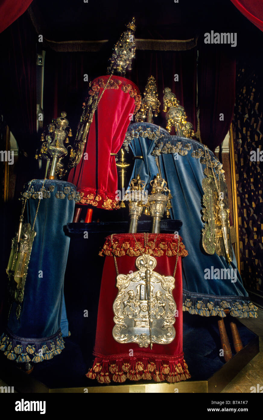 West London Synagogue Torah Scrolls In Ark (Aron Hakodesh) London ...