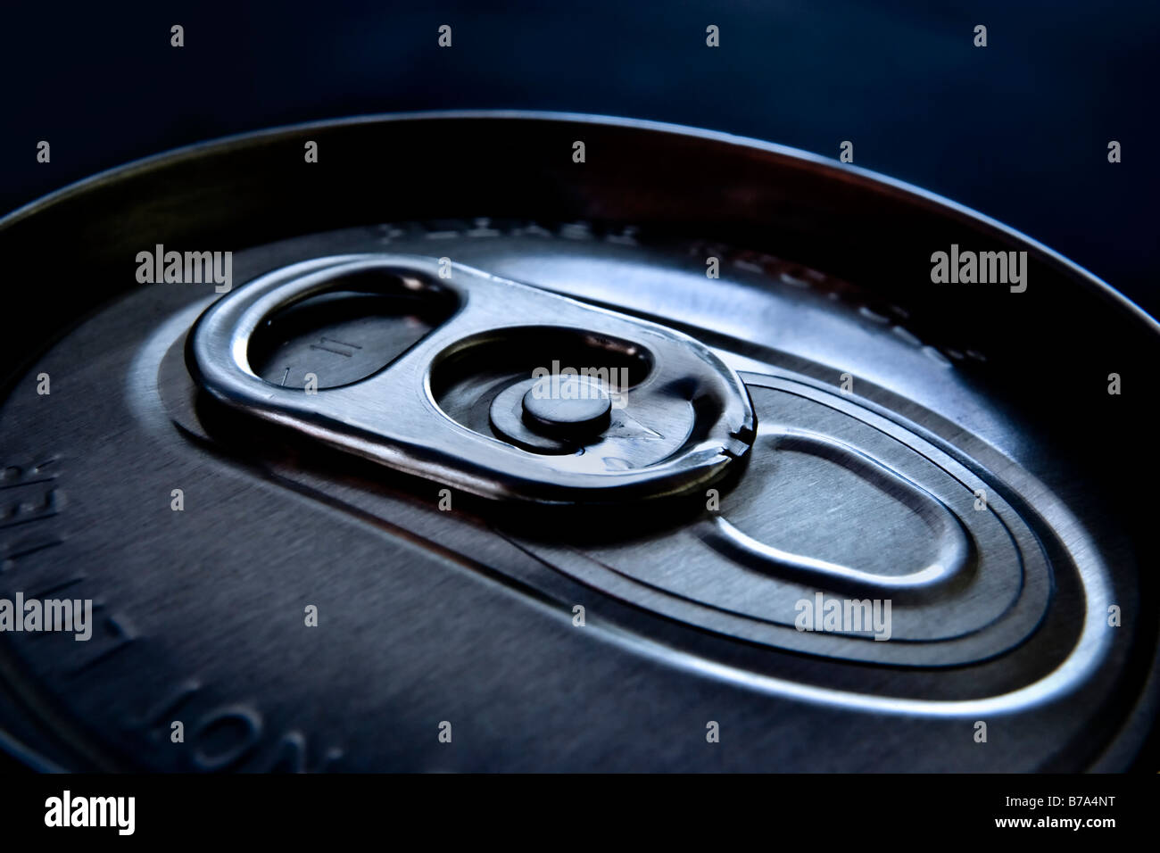 Ring pull hi-res stock photography and images - Alamy