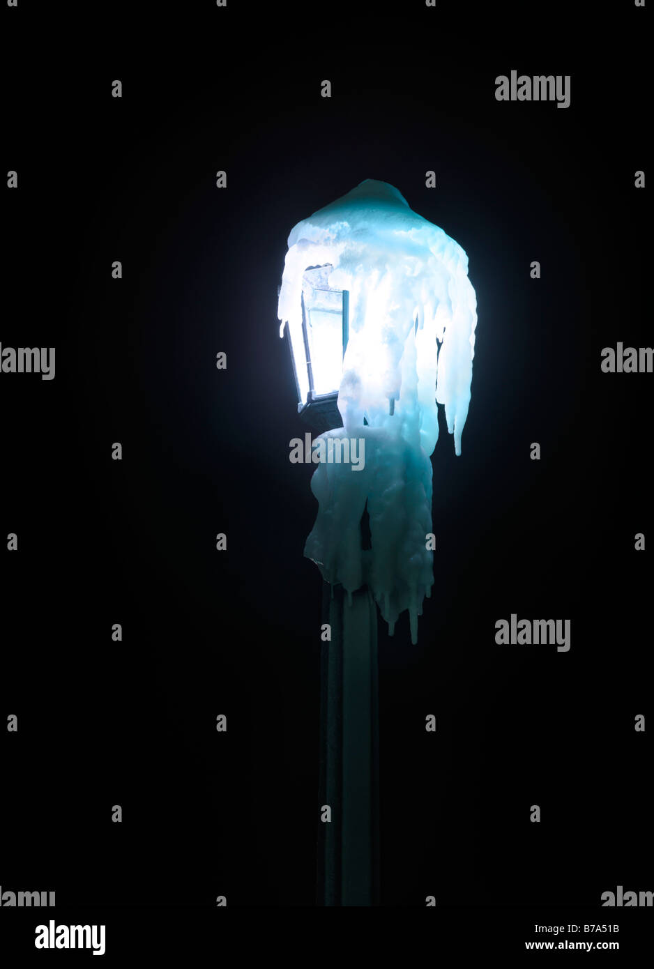 Frozen street lamp Stock Photo - Alamy