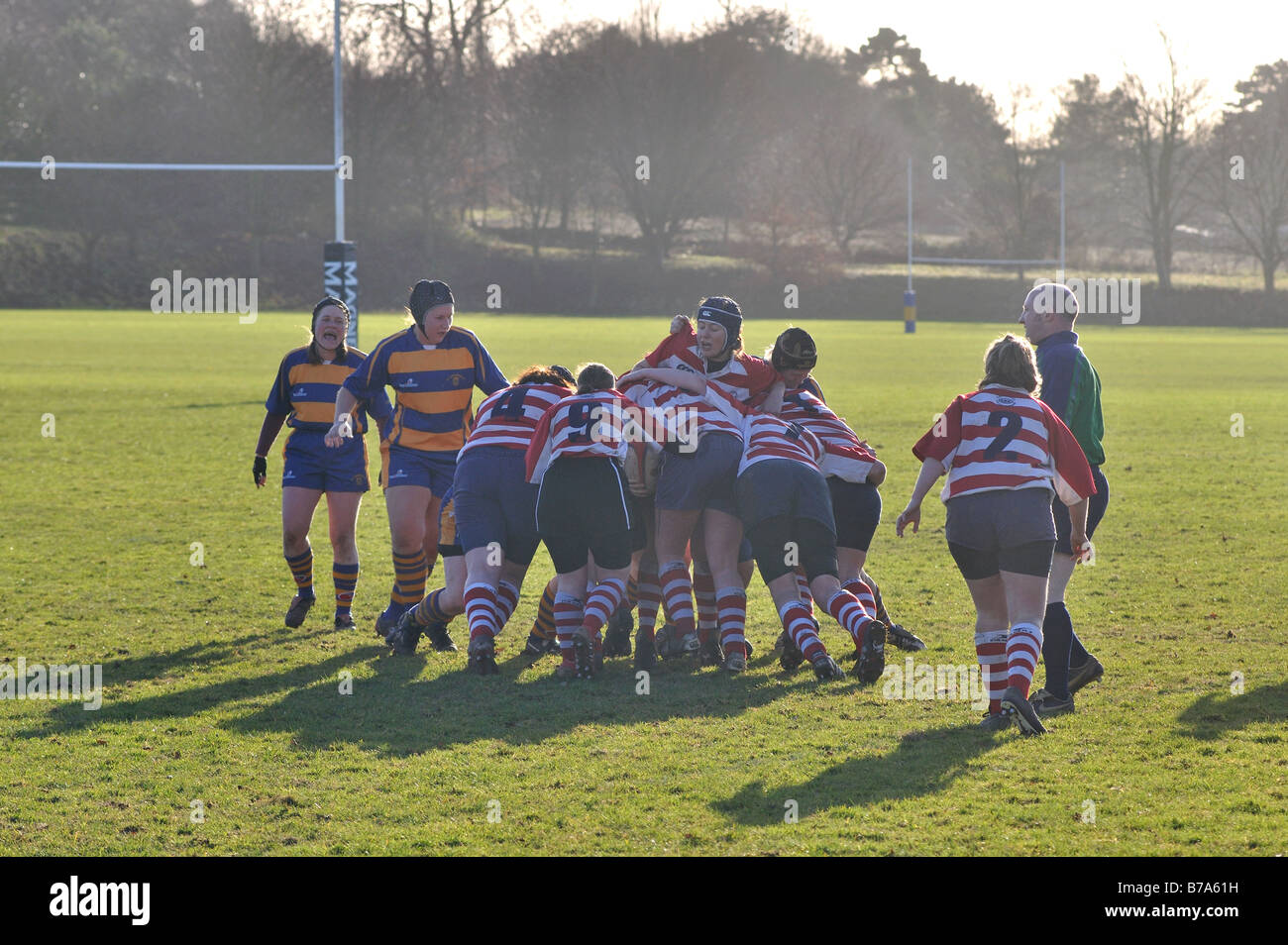 Women rugby scrum hi-res stock photography and images - Alamy