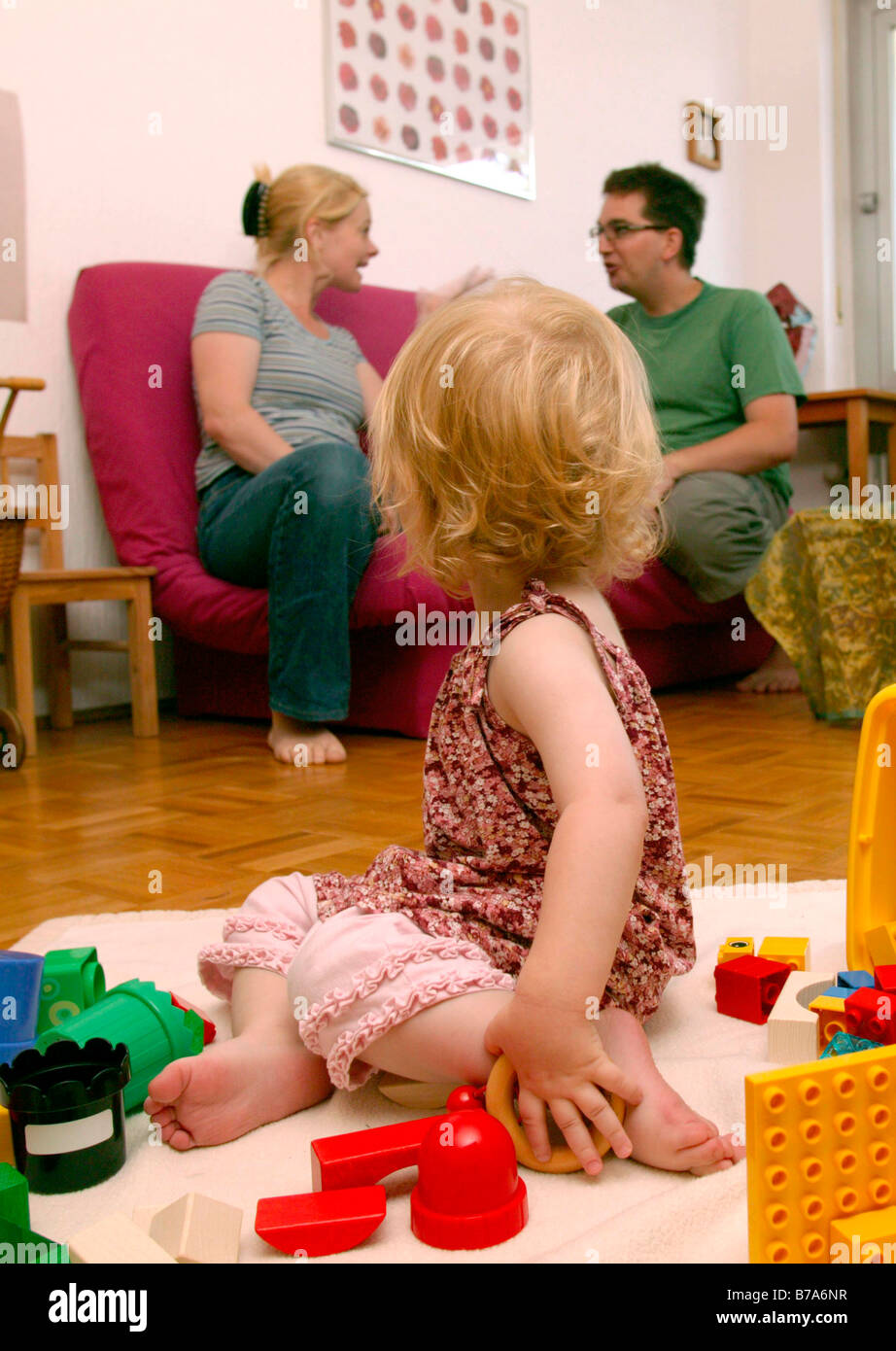 Kids watching parents argue hi-res stock photography and images - Alamy