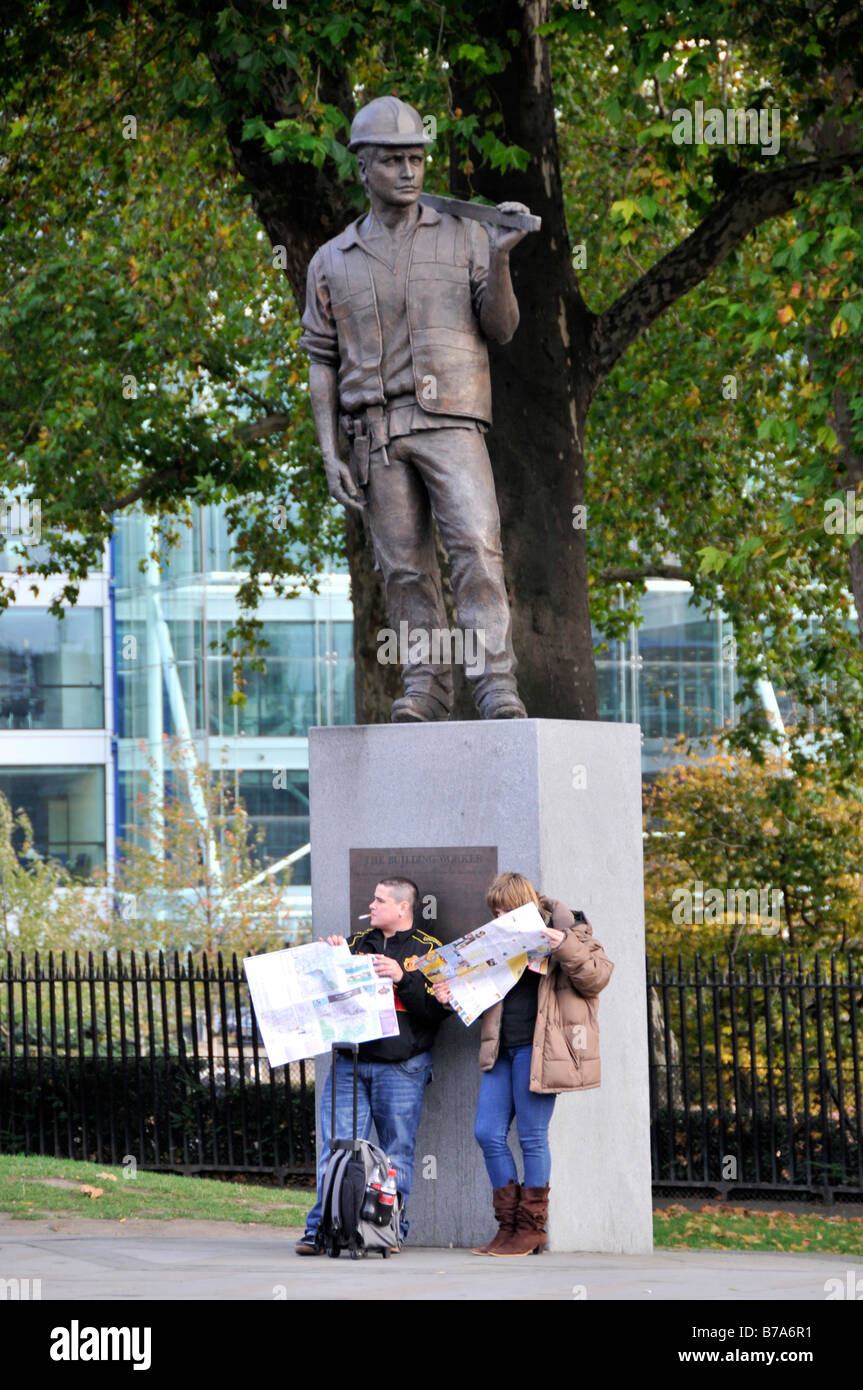 London tower people hi-res stock photography and images - Alamy