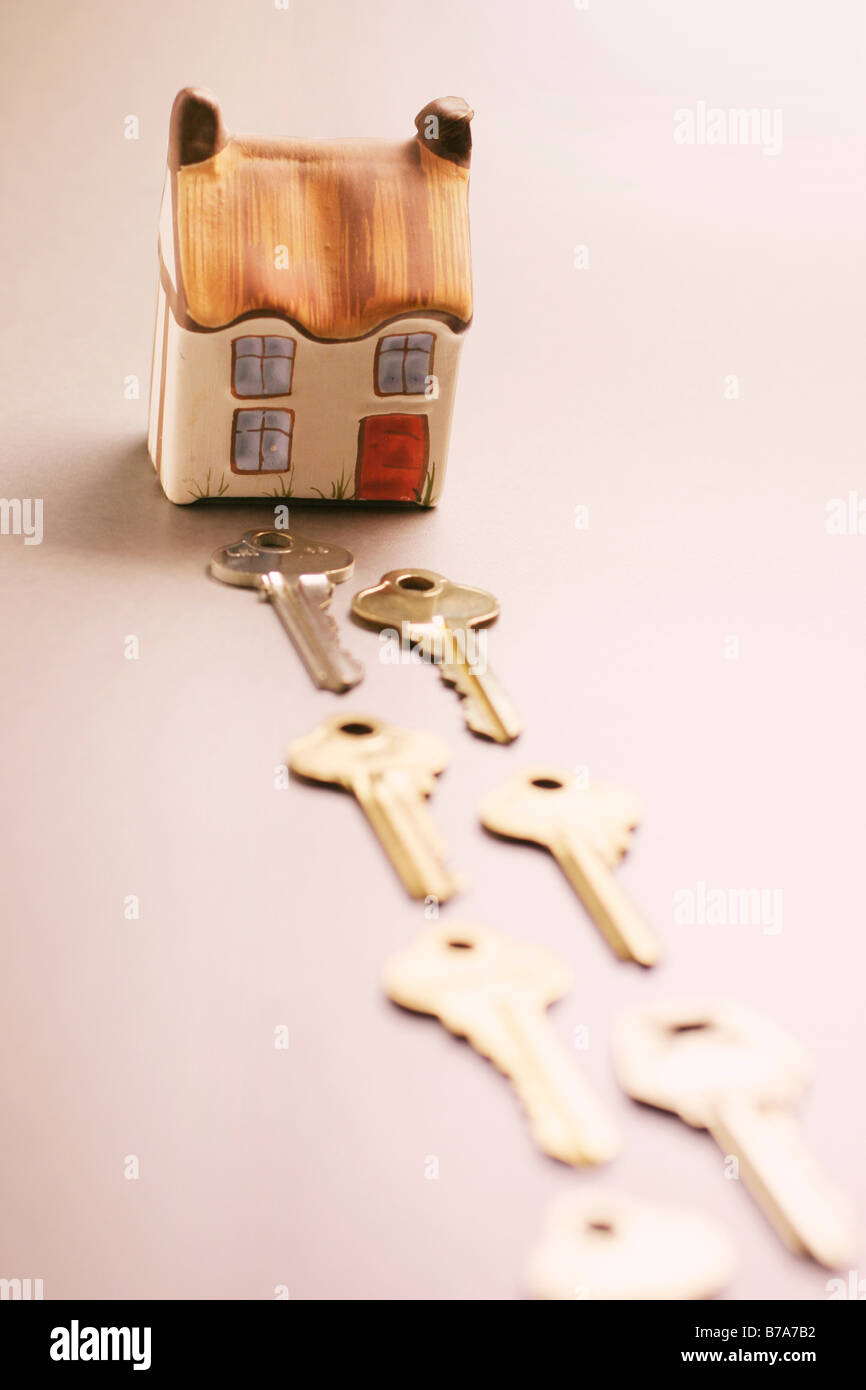 House and pathway hi-res stock photography and images - Alamy